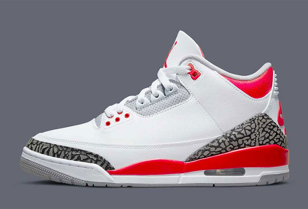 The Fire Red 3 Returns In OG Form – SNEAKER THRONE